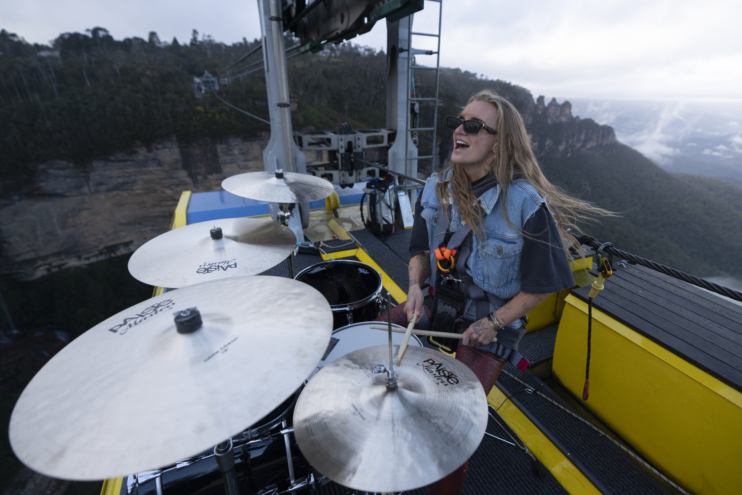 Nonbinary Artist G Flip's New Video in the Blue Mountains - Vacationer ...