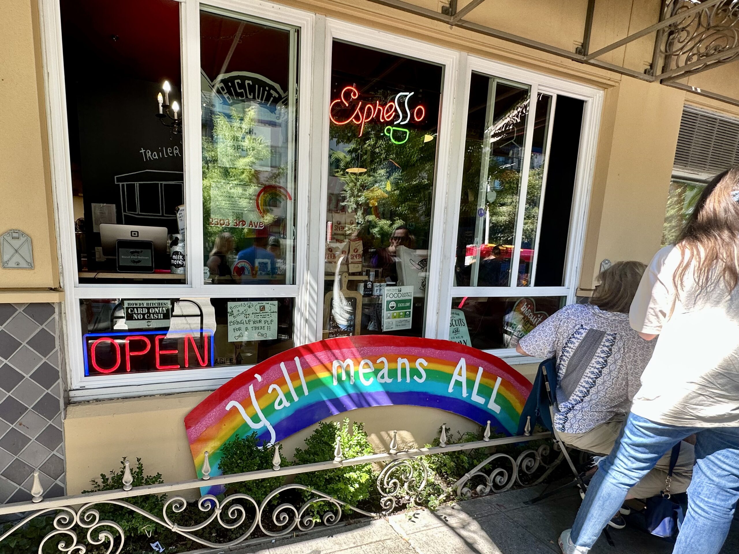 Seattle: Romantic Weekend Guide for LGBTQ+ Couples - Vacationer Magazine