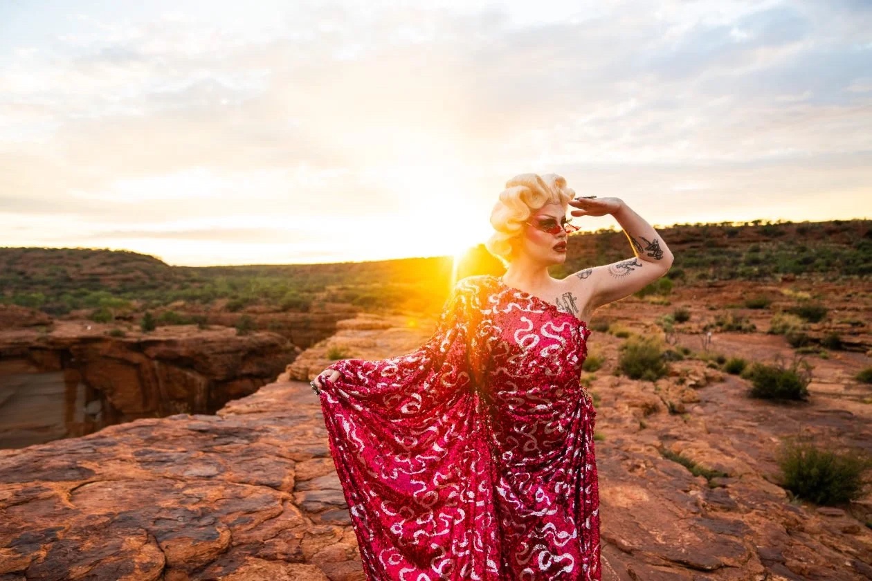 Experience the Australian Outback in the Company of Drag Queens ...